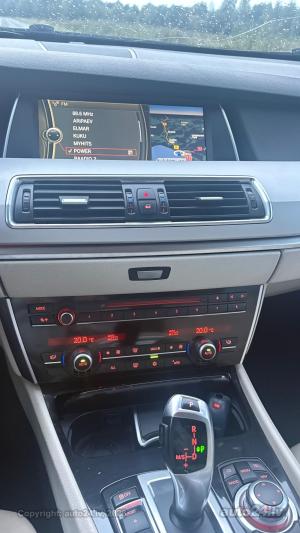 Black BMW 5 Series 2010 in Tallinn, with an engine capacity of 3.00 L and mileage of 305 thousand km for 9800 €, photo 12 on AUTOMOTO.COM.LV