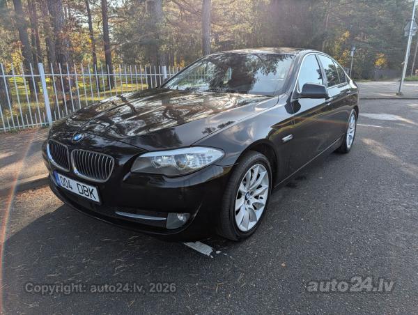 Melns BMW 5 Series 2010 Tallina, ar dzinēja tilpumu 3.00 L un nobraukumu 228 tūkst. km par 10300 €, foto 1 vietnē AUTOMOTO.COM.LV