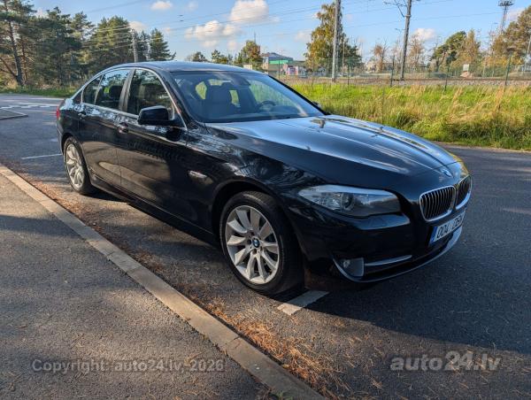 Melns BMW 5 Series 2010 Tallina, ar dzinēja tilpumu 3.00 L un nobraukumu 228 tūkst. km par 10300 €, foto 4 vietnē AUTOMOTO.COM.LV