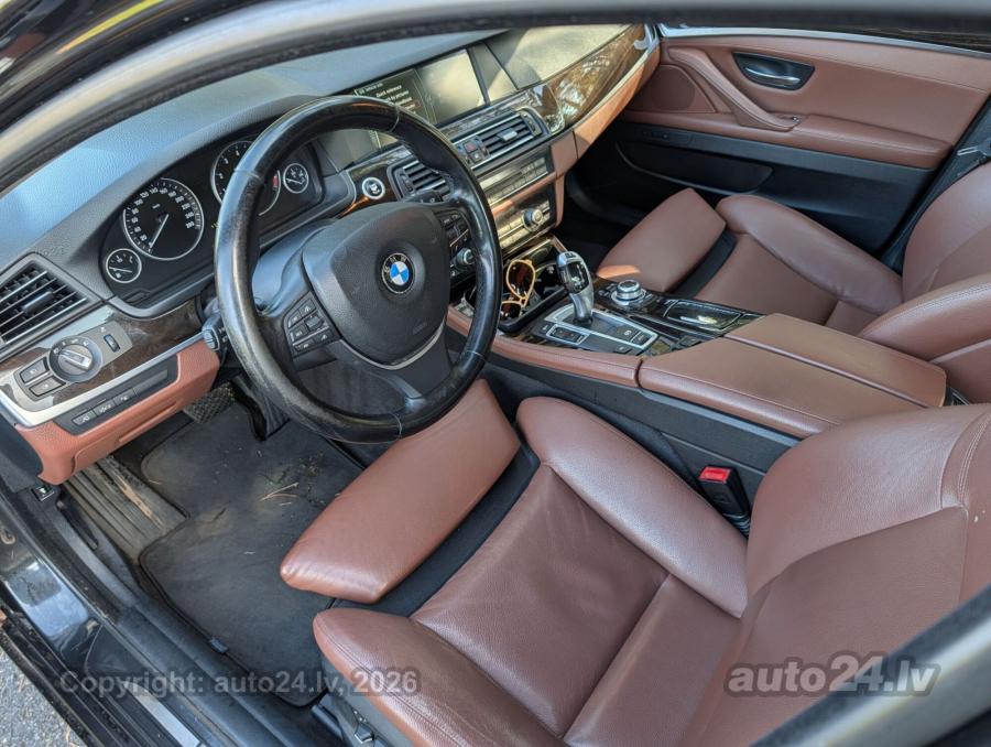 Black BMW 5 Series 2010 in Tallinn, with an engine capacity of 3.00 L and mileage of 228 thousand km for 10300 €, photo 8 on AUTOMOTO.COM.LV