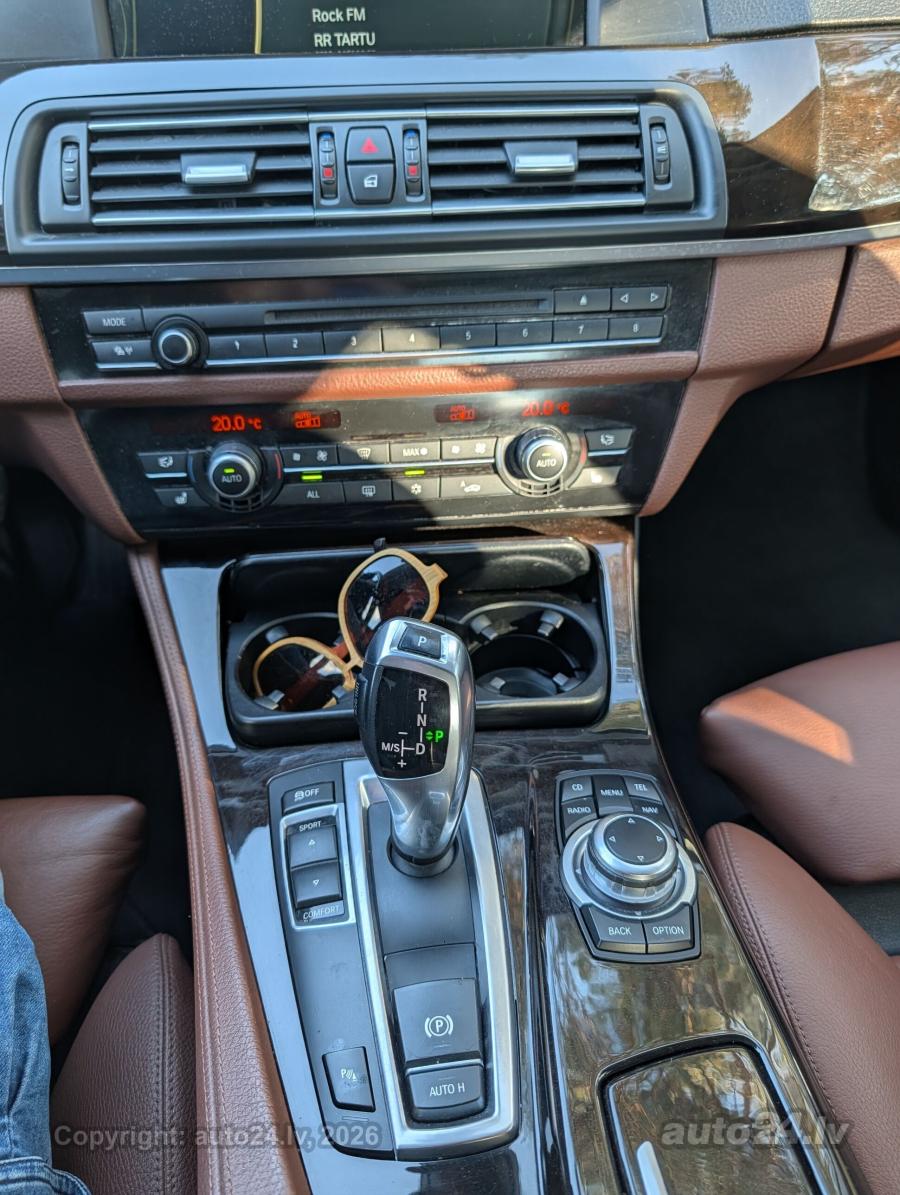 Black BMW 5 Series 2010 in Tallinn, with an engine capacity of 3.00 L and mileage of 228 thousand km for 10300 €, photo 10 on AUTOMOTO.COM.LV