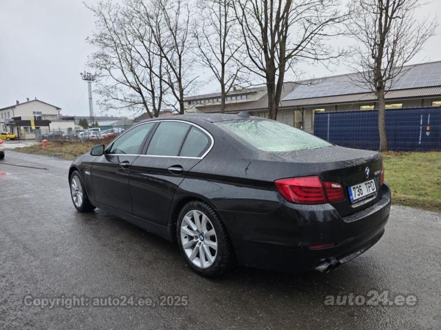 Black BMW 5 Series 2011 in Tartu, with an engine capacity of 3.00 L and mileage of 240 thousand km for 3900 €, photo 3 on AUTOMOTO.COM.LV