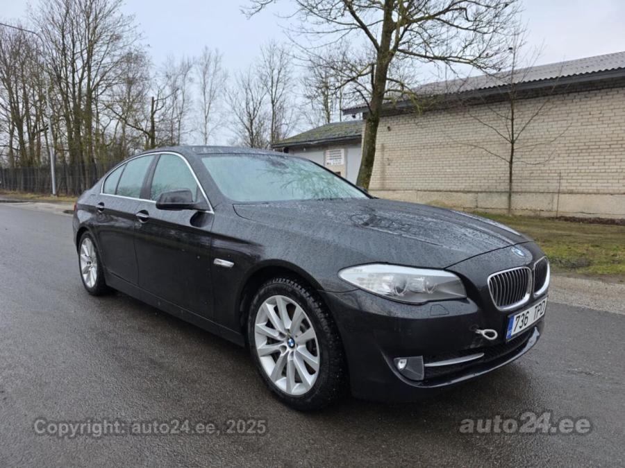 Black BMW 5 Series 2011 in Tartu, with an engine capacity of 3.00 L and mileage of 240 thousand km for 3900 €, photo 2 on AUTOMOTO.COM.LV