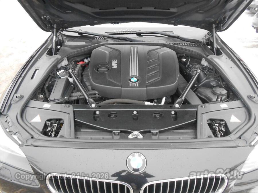 Black BMW 5 Series 2011 in Viljandi, with an engine capacity of 2.00 L and mileage of 205 thousand km for 10790 €, photo 12 on AUTOMOTO.COM.LV