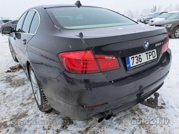 Melns BMW 5 Series 2011 Pelva, ar dzinēja tilpumu 3.00 L un nobraukumu 241 tūkst. km par 8999 €, foto 3 vietnē AUTOMOTO.COM.LV