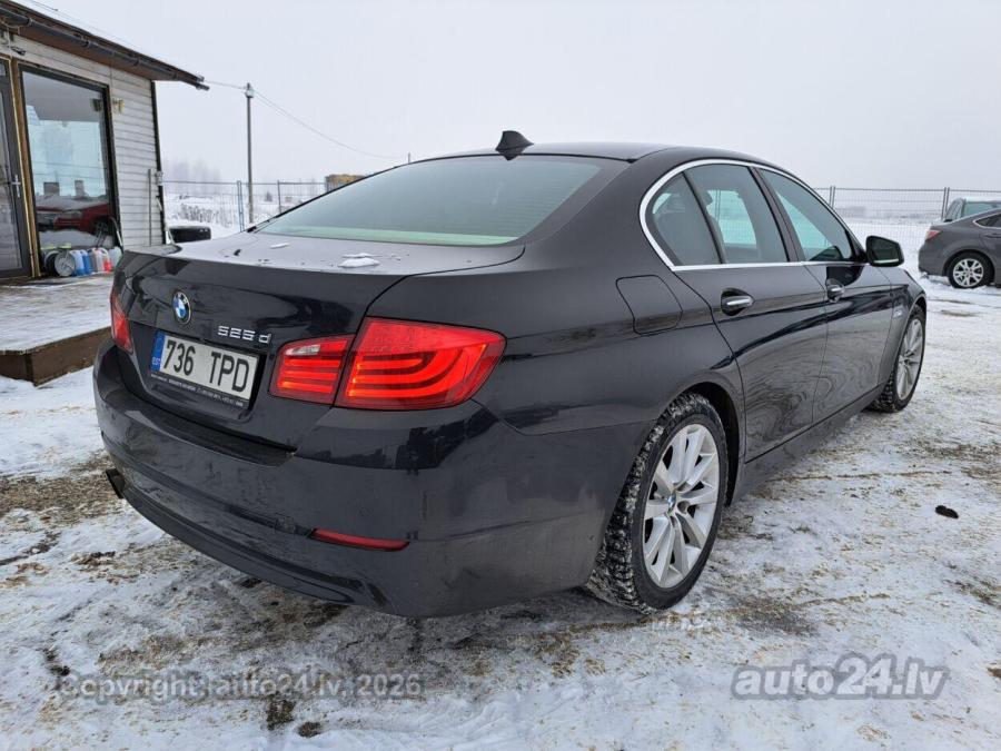Black BMW 5 Series 2011 in Polva, with an engine capacity of 3.00 L and mileage of 241 thousand km for 8999 €, photo 4 on AUTOMOTO.COM.LV