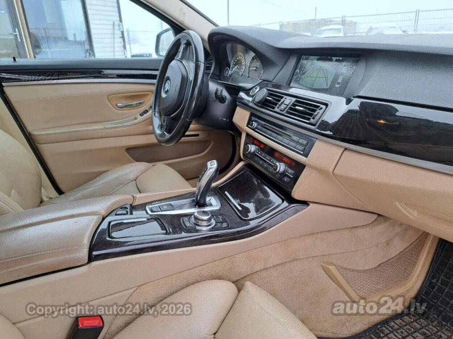 Black BMW 5 Series 2011 in Polva, with an engine capacity of 3.00 L and mileage of 241 thousand km for 8999 €, photo 5 on AUTOMOTO.COM.LV
