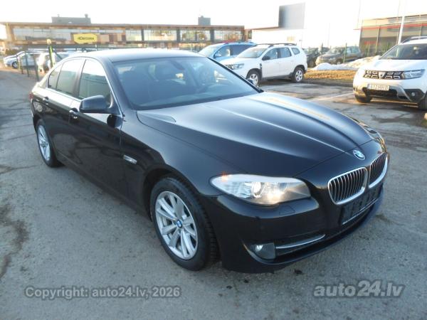 Black BMW 5 Series 2011 in Viljandi, with an engine capacity of 2.00 L and mileage of 205 thousand km for 9990 €, photo 3 on AUTOMOTO.COM.LV
