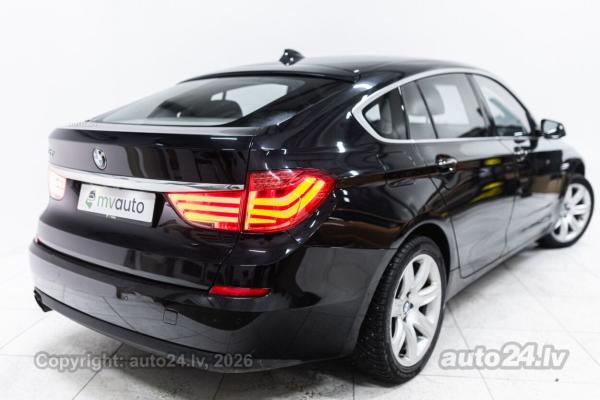 Black BMW 5 Series 2011 in Tallinn, with an engine capacity of 3.00 L and mileage of 303 thousand km for 10990 €, photo 8 on AUTOMOTO.COM.LV