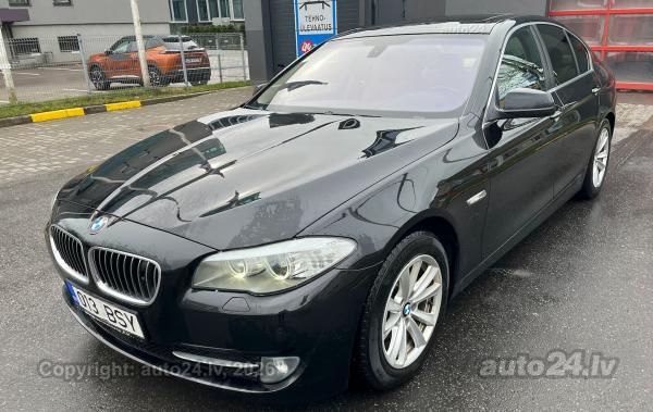 Melns BMW 5 Series 2011 Tallina, ar dzinēja tilpumu 2.00 L un nobraukumu 195 tūkst. km par 8900 €, foto 1 vietnē AUTOMOTO.COM.LV
