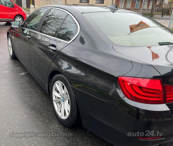 Melns BMW 5 Series 2011 Tallina, ar dzinēja tilpumu 2.00 L un nobraukumu 195 tūkst. km par 8900 €, foto 4 vietnē AUTOMOTO.COM.LV