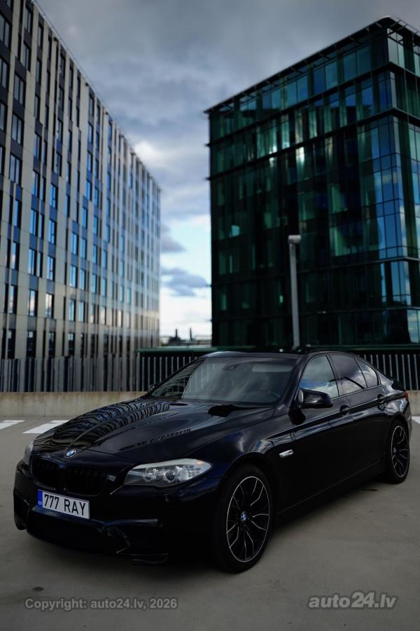 Melns BMW 5 Series 2011 Tallina, ar dzinēja tilpumu 3.00 L un nobraukumu 302 tūkst. km par 12700 €, foto 1 vietnē AUTOMOTO.COM.LV