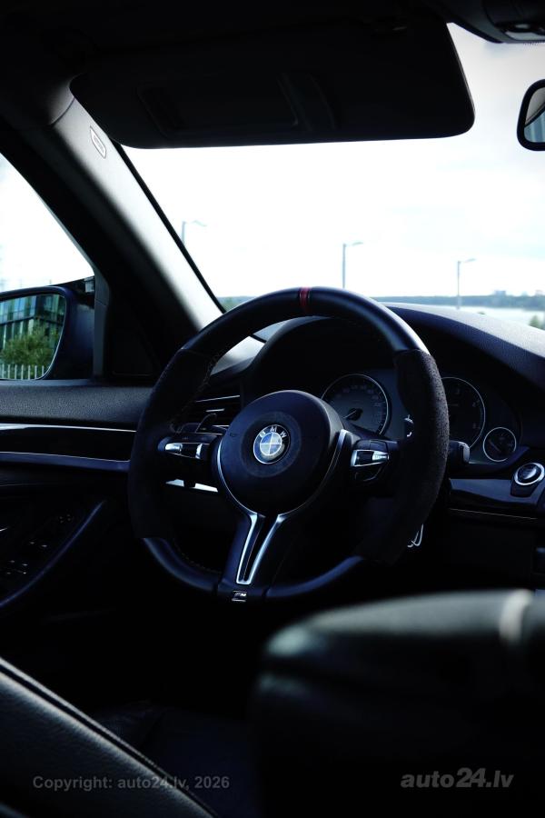 Melns BMW 5 Series 2011 Tallina, ar dzinēja tilpumu 3.00 L un nobraukumu 302 tūkst. km par 12700 €, foto 7 vietnē AUTOMOTO.COM.LV