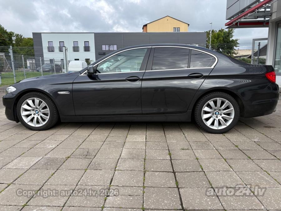 Black BMW 5 Series 2011 in Johvi, with an engine capacity of 3.00 L and mileage of 201 thousand km for 9900 €, photo 8 on AUTOMOTO.COM.LV