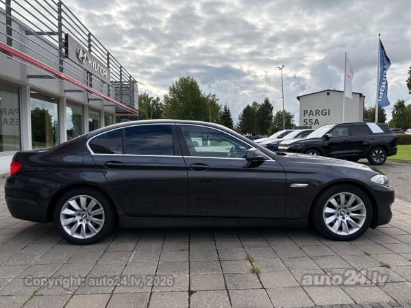 Black BMW 5 Series 2011 in Johvi, with an engine capacity of 3.00 L and mileage of 201 thousand km for 9900 €, photo 9 on AUTOMOTO.COM.LV