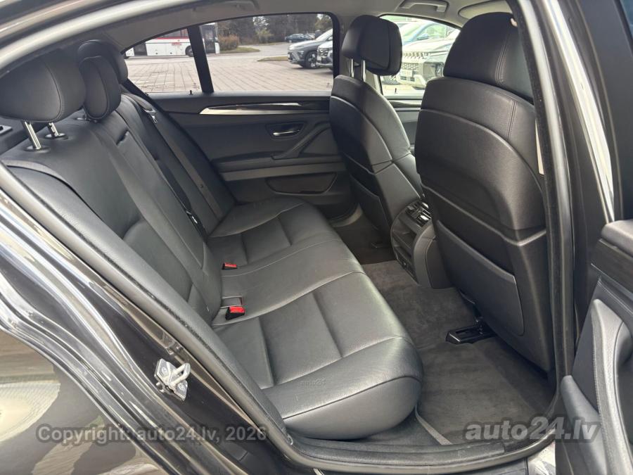 Black BMW 5 Series 2011 in Johvi, with an engine capacity of 3.00 L and mileage of 201 thousand km for 9900 €, photo 18 on AUTOMOTO.COM.LV