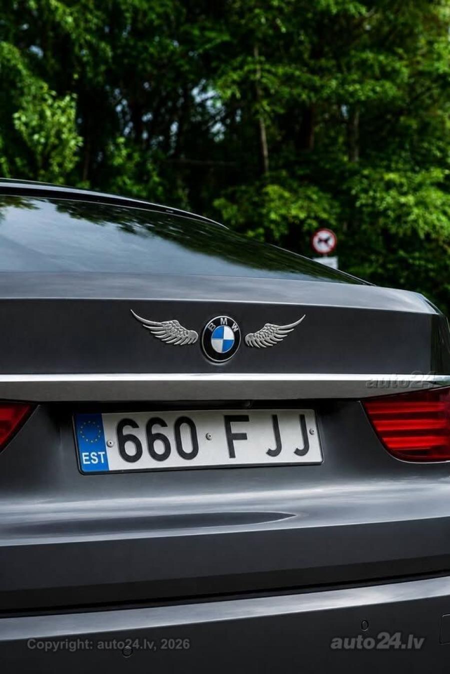 Melns BMW 5 Series 2011 Tallina, ar dzinēja tilpumu 3.00 L un nobraukumu 310 tūkst. km par 10000 €, foto 6 vietnē AUTOMOTO.COM.LV