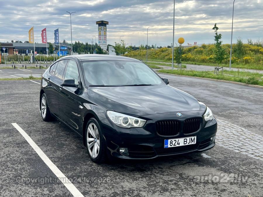 Black BMW 5 Series 2011 in Tallinn, with an engine capacity of 3.00 L and mileage of 0 thousand km for 8499 €, photo 3 on AUTOMOTO.COM.LV