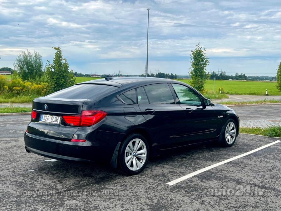 Black BMW 5 Series 2011 in Tallinn, with an engine capacity of 3.00 L and mileage of 0 thousand km for 8499 €, photo 5 on AUTOMOTO.COM.LV