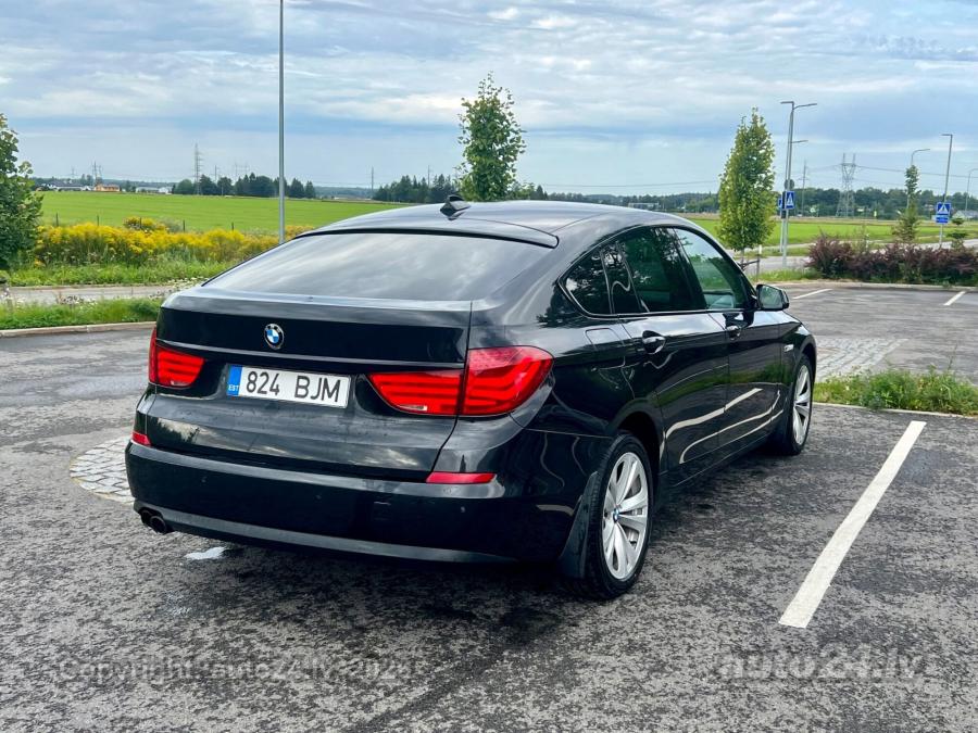 Black BMW 5 Series 2011 in Tallinn, with an engine capacity of 3.00 L and mileage of 0 thousand km for 8499 €, photo 6 on AUTOMOTO.COM.LV