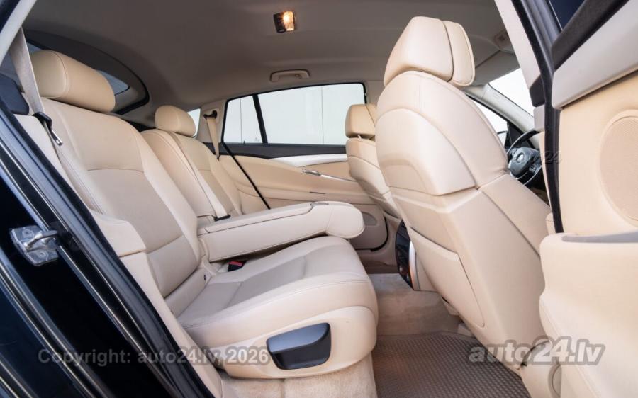 Black BMW 5 Series 2011 in Tallinn, with an engine capacity of 3.00 L and mileage of 0 thousand km for 8499 €, photo 19 on AUTOMOTO.COM.LV