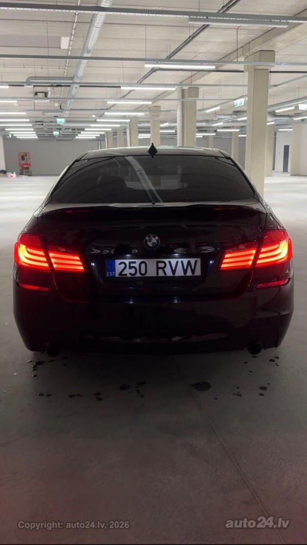 Melns BMW 5 Series 2012 Tallina, ar dzinēja tilpumu 3.00 L un nobraukumu 239 tūkst. km par 14999 €, foto 9 vietnē AUTOMOTO.COM.LV
