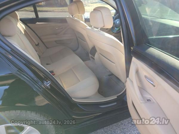 Melns BMW 5 Series 2012 Tallina, ar dzinēja tilpumu 2.00 L un nobraukumu 270 tūkst. km par 7900 €, foto 11 vietnē AUTOMOTO.COM.LV