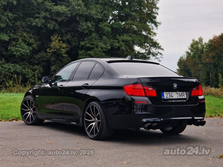 Black BMW 5 Series 2012 in Tallinn, with an engine capacity of 3.00 L and mileage of 286 thousand km for 12500 €, photo 3 on AUTOMOTO.COM.LV