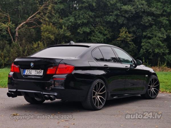 Melns BMW 5 Series 2012 Tallina, ar dzinēja tilpumu 3.00 L un nobraukumu 286 tūkst. km par 12500 €, foto 6 vietnē AUTOMOTO.COM.LV