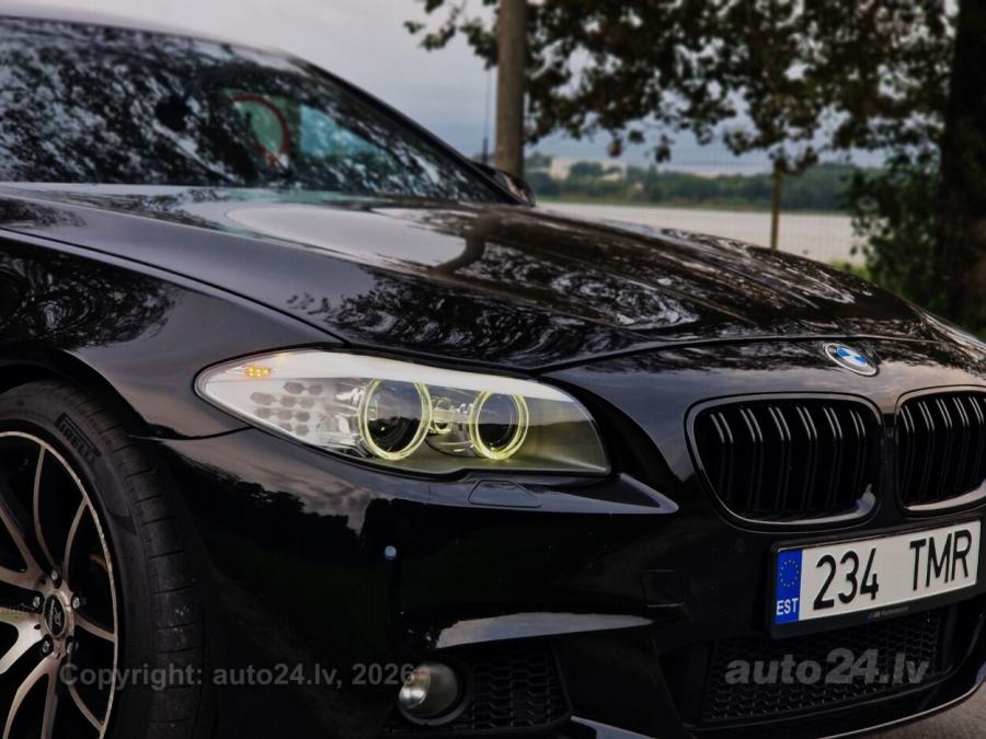 Black BMW 5 Series 2012 in Tallinn, with an engine capacity of 3.00 L and mileage of 286 thousand km for 12500 €, photo 24 on AUTOMOTO.COM.LV