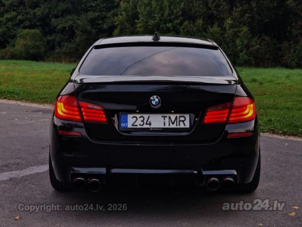 Melns BMW 5 Series 2012 Tallina, ar dzinēja tilpumu 3.00 L un nobraukumu 286 tūkst. km par 12500 €, foto 8 vietnē AUTOMOTO.COM.LV