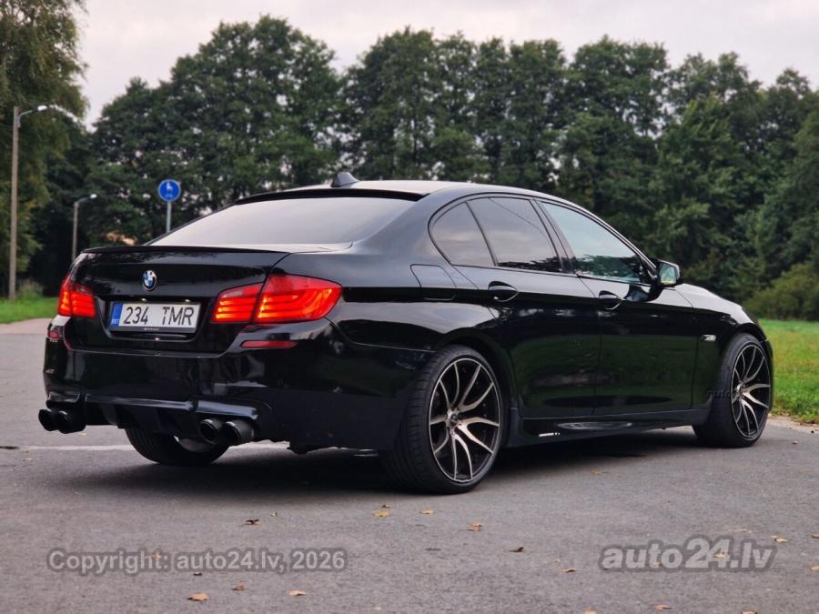 Melns BMW 5 Series 2012 Tallina, ar dzinēja tilpumu 3.00 L un nobraukumu 286 tūkst. km par 12500 €, foto 11 vietnē AUTOMOTO.COM.LV