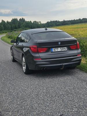 Black BMW 5 Series 2012 in Tallinn, with an engine capacity of 3.00 L and mileage of 250 thousand km for 9500 €, photo 4 on AUTOMOTO.COM.LV