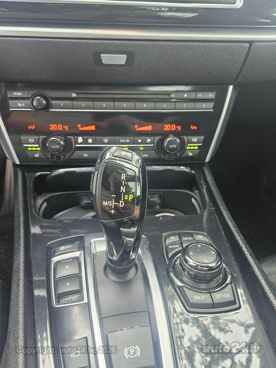 Black BMW 5 Series 2012 in Tallinn, with an engine capacity of 3.00 L and mileage of 250 thousand km for 9500 €, photo 13 on AUTOMOTO.COM.LV