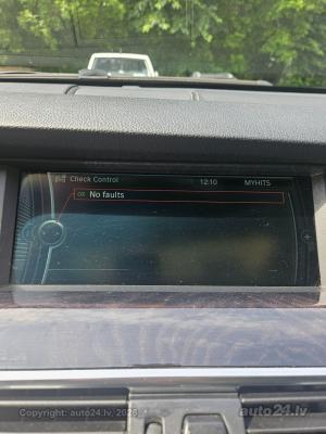 Black BMW 5 Series 2012 in Tallinn, with an engine capacity of 3.00 L and mileage of 250 thousand km for 9500 €, photo 14 on AUTOMOTO.COM.LV