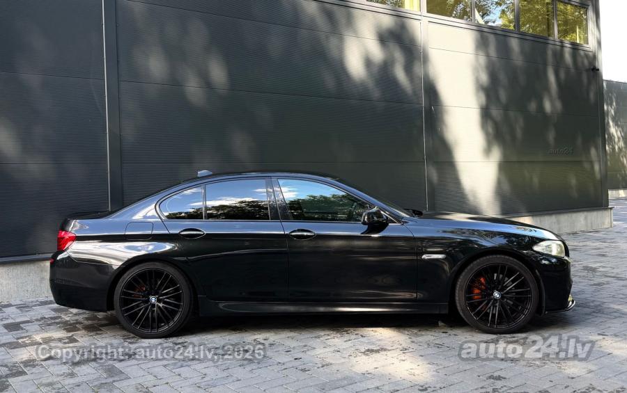 Melns BMW 5 Series 2012 Tartu, ar dzinēja tilpumu 3.00 L un nobraukumu 270 tūkst. km par 10900 €, foto 5 vietnē AUTOMOTO.COM.LV