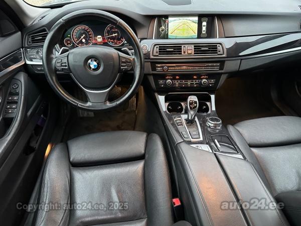 Black BMW 5 Series 2013 in Tartu, with an engine capacity of 3.00 L and mileage of 227 thousand km for 14490 €, photo 10 on AUTOMOTO.COM.LV