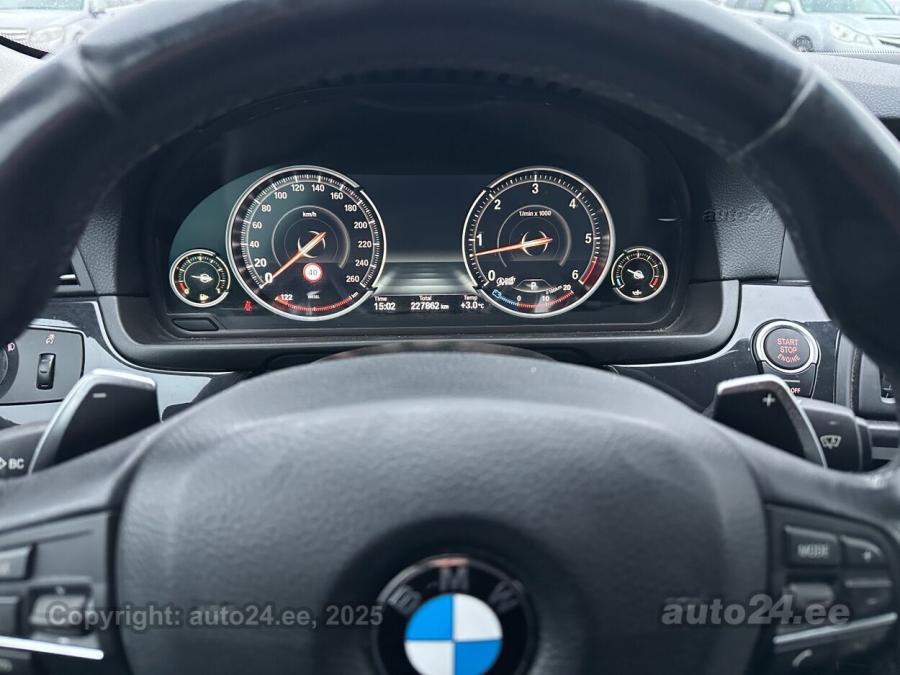 Black BMW 5 Series 2013 in Tartu, with an engine capacity of 3.00 L and mileage of 227 thousand km for 14490 €, photo 15 on AUTOMOTO.COM.LV