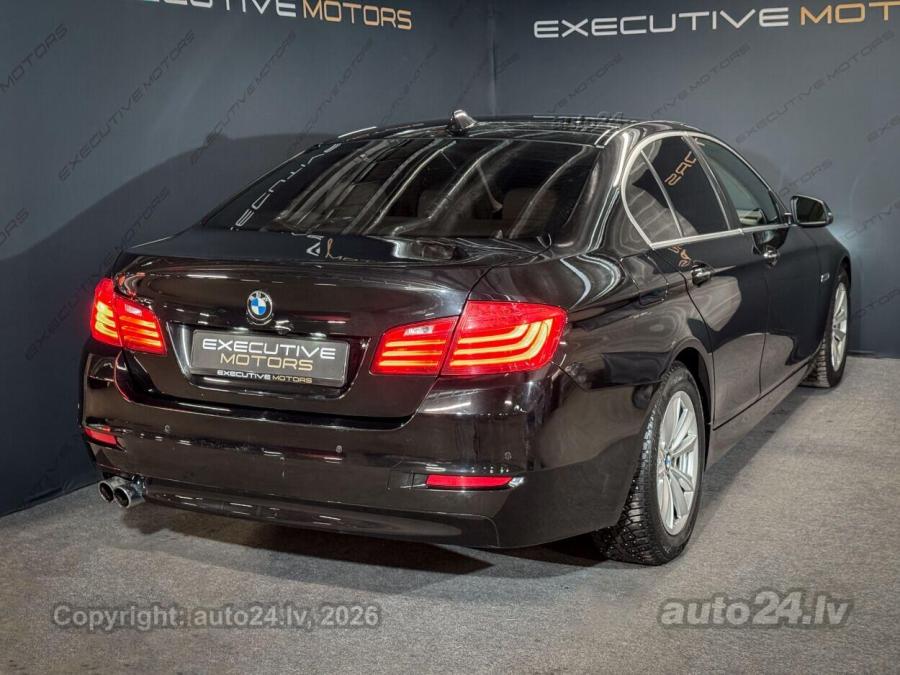 Melns BMW 5 Series 2014 Tallina, ar dzinēja tilpumu 2.00 L un nobraukumu 210 tūkst. km par 12500 €, foto 13 vietnē AUTOMOTO.COM.LV