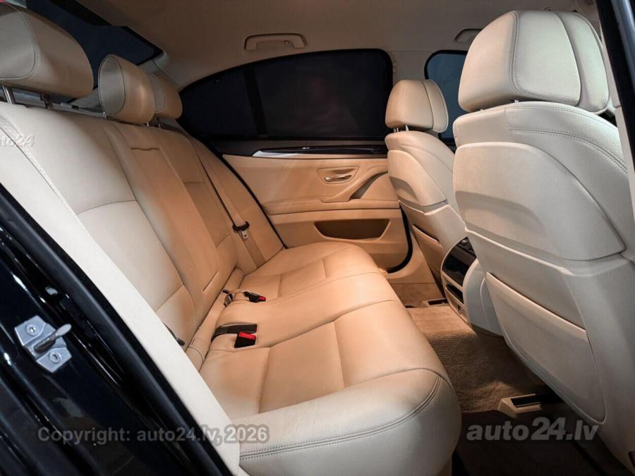 Melns BMW 5 Series 2014 Tallina, ar dzinēja tilpumu 2.00 L un nobraukumu 210 tūkst. km par 12500 €, foto 14 vietnē AUTOMOTO.COM.LV