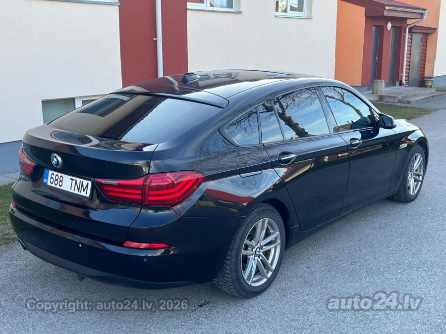Black BMW 5 Series 2014 in Mustvee, with an engine capacity of 3.00 L and mileage of 265 thousand km for 14990 €, photo 6 on AUTOMOTO.COM.LV