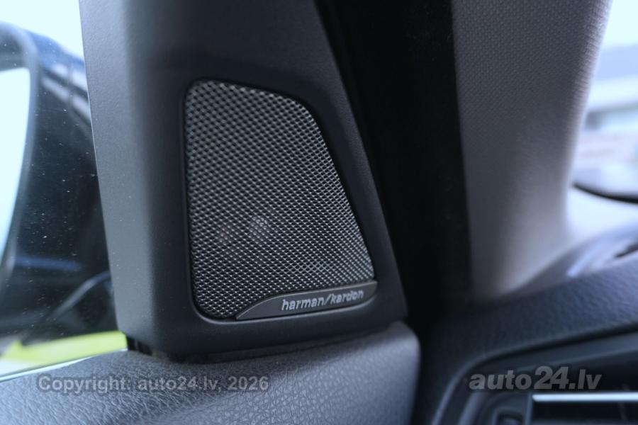 Black BMW 5 Series 2014 in Riga, with an engine capacity of 2.00 L and mileage of 275 thousand km for 11490 €, photo 11 on AUTOMOTO.COM.LV