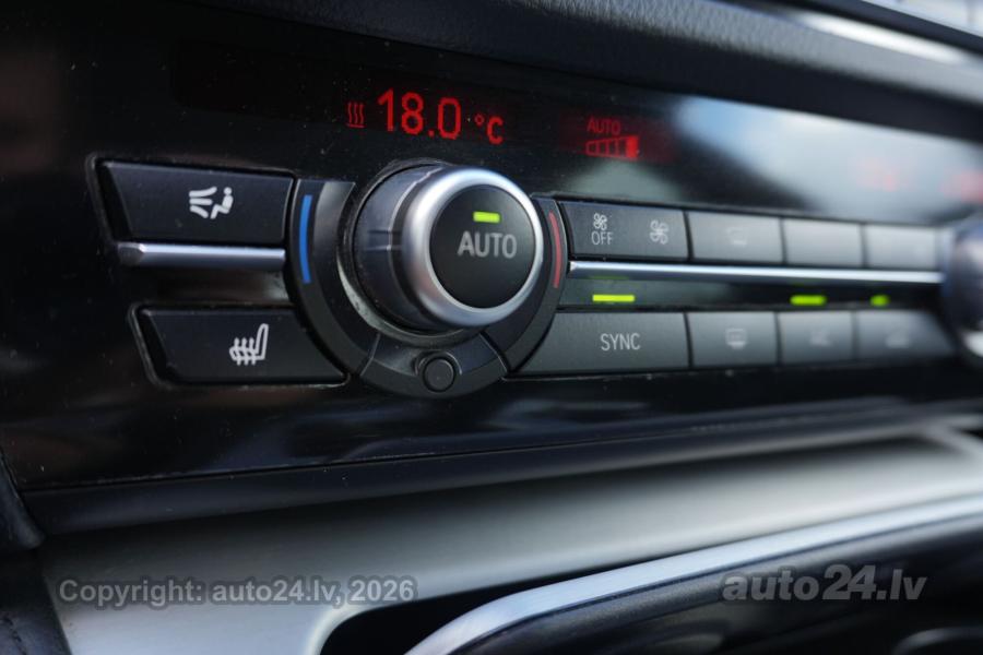 Black BMW 5 Series 2014 in Riga, with an engine capacity of 2.00 L and mileage of 275 thousand km for 11490 €, photo 13 on AUTOMOTO.COM.LV