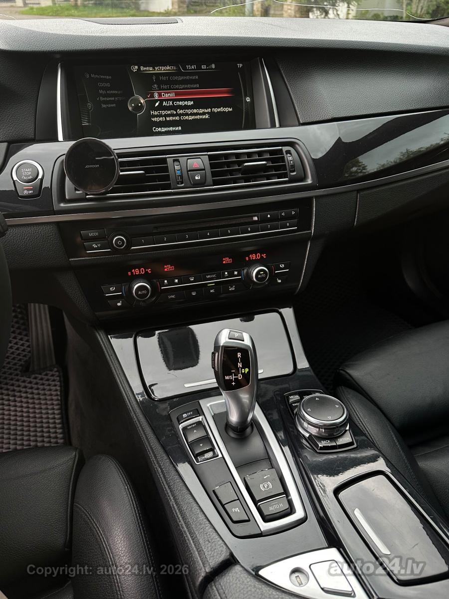 Black BMW 5 Series 2014 in Tallinn, with an engine capacity of 3.00 L and mileage of 311 thousand km for 13500 €, photo 25 on AUTOMOTO.COM.LV