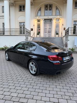Melns BMW 5 Series 2015 Tallina, ar dzinēja tilpumu 3.00 L un nobraukumu 245 tūkst. km par 17000 €, foto 5 vietnē AUTOMOTO.COM.LV