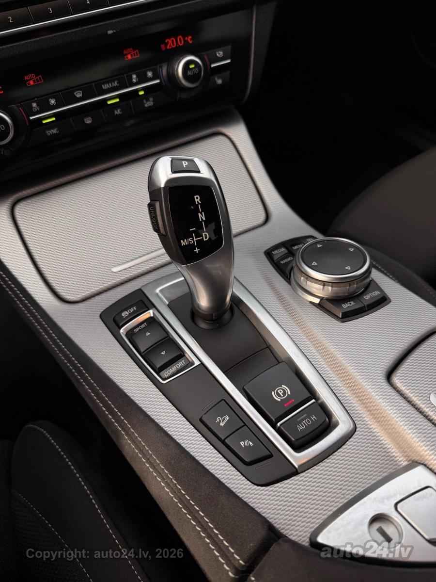 Melns BMW 5 Series 2015 Tallina, ar dzinēja tilpumu 3.00 L un nobraukumu 245 tūkst. km par 17000 €, foto 11 vietnē AUTOMOTO.COM.LV
