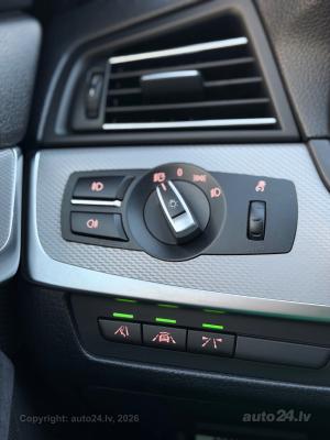 Melns BMW 5 Series 2015 Tallina, ar dzinēja tilpumu 3.00 L un nobraukumu 245 tūkst. km par 17000 €, foto 13 vietnē AUTOMOTO.COM.LV