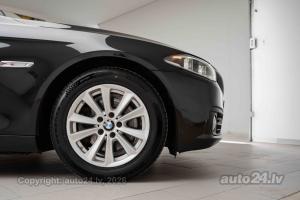 Melns BMW 5 Series 2015 Tallina, ar dzinēja tilpumu 2.00 L un nobraukumu 189 tūkst. km par 14950 €, foto 15 vietnē AUTOMOTO.COM.LV