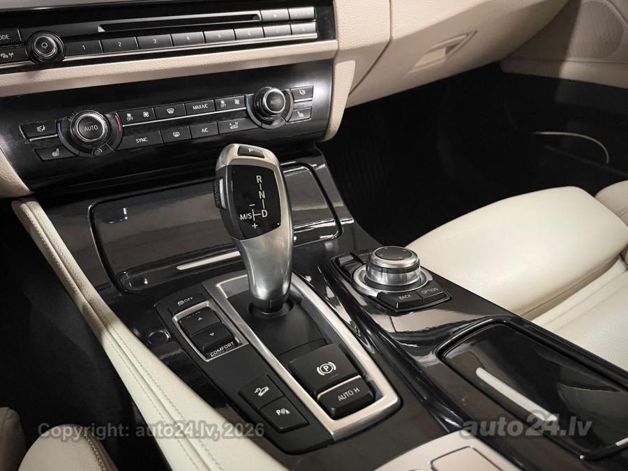Melns BMW 5 Series 2016 Tallina, ar dzinēja tilpumu 2.00 L un nobraukumu 279 tūkst. km par 12900 €, foto 15 vietnē AUTOMOTO.COM.LV