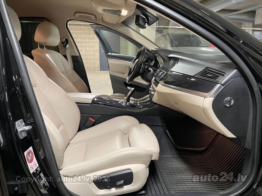 Melns BMW 5 Series 2016 Tallina, ar dzinēja tilpumu 2.00 L un nobraukumu 279 tūkst. km par 12900 €, foto 16 vietnē AUTOMOTO.COM.LV